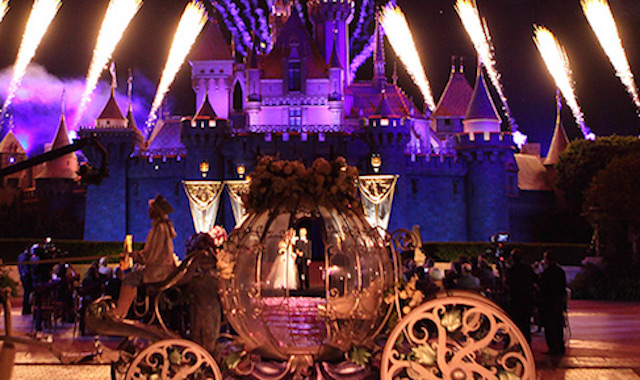 You Can Now Get Married In Disney World At Night And The Pictures Are ...
