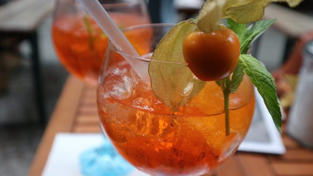 Love A Cheeky Aperol Spritz? Aldi's New 'Aperini' Drink Is Half The ...