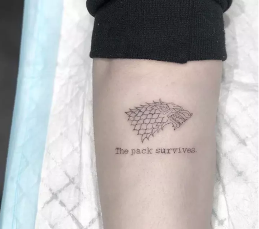 Emilia Clarke Got The Best Tattoo As Tribute To Her Game Of Thrones ...