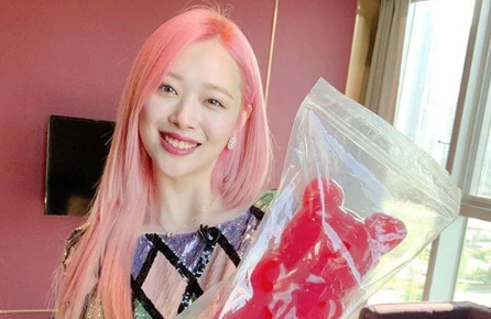 K-pop Star Sulli Has Been Found Dead In Her Home In South Korea | Stellar