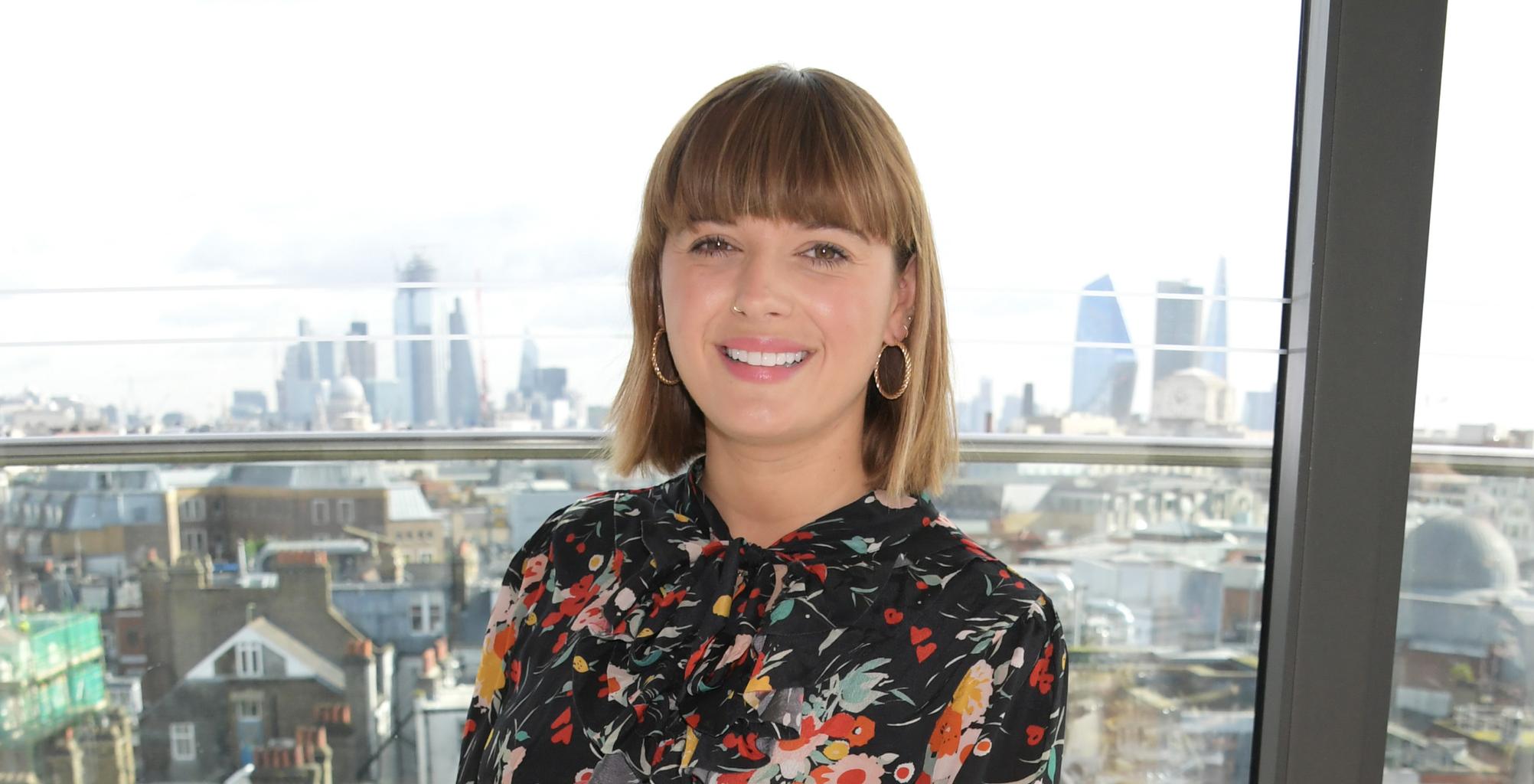 Blogger Clemmie Hooper Apologies For Posting Anonymous Comments On ...