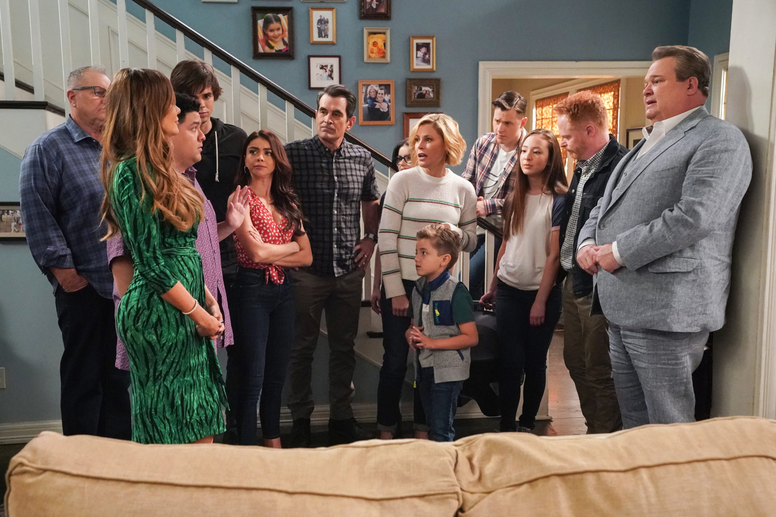 Sarah Hyland Waves Goodbye To Modern Family After 11 Years | Stellar