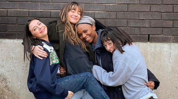 How To Be A Good Friend To Your Single Friends | Stellar