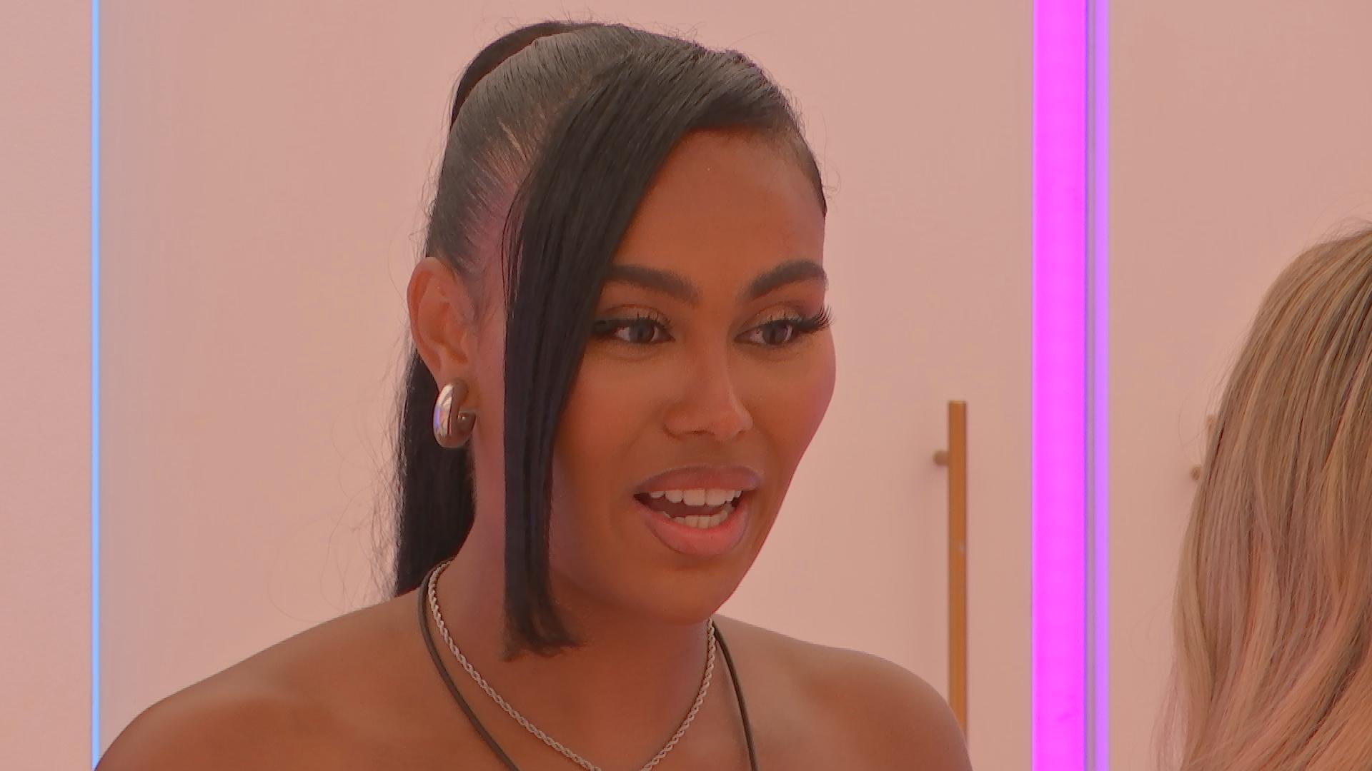 First Look: The Two Ellas Go Head To Head And The Bombshells Have A Big ...