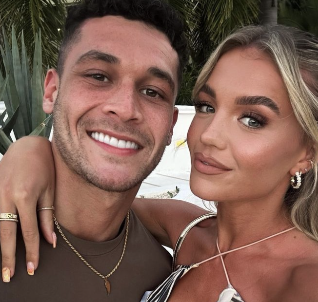 A Timeline Of Love Island's Molly And Callum's Relationship | Stellar